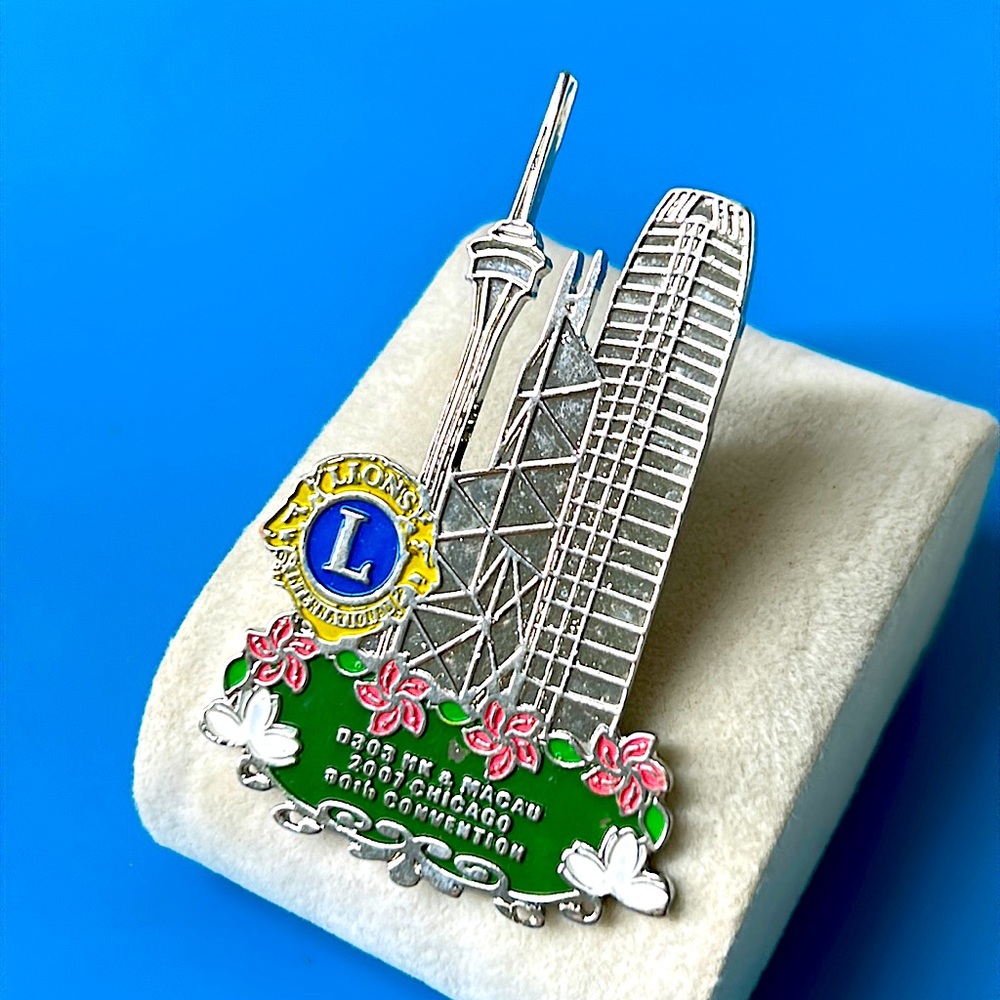2007 International Lions Club Lapel Pin - Gem